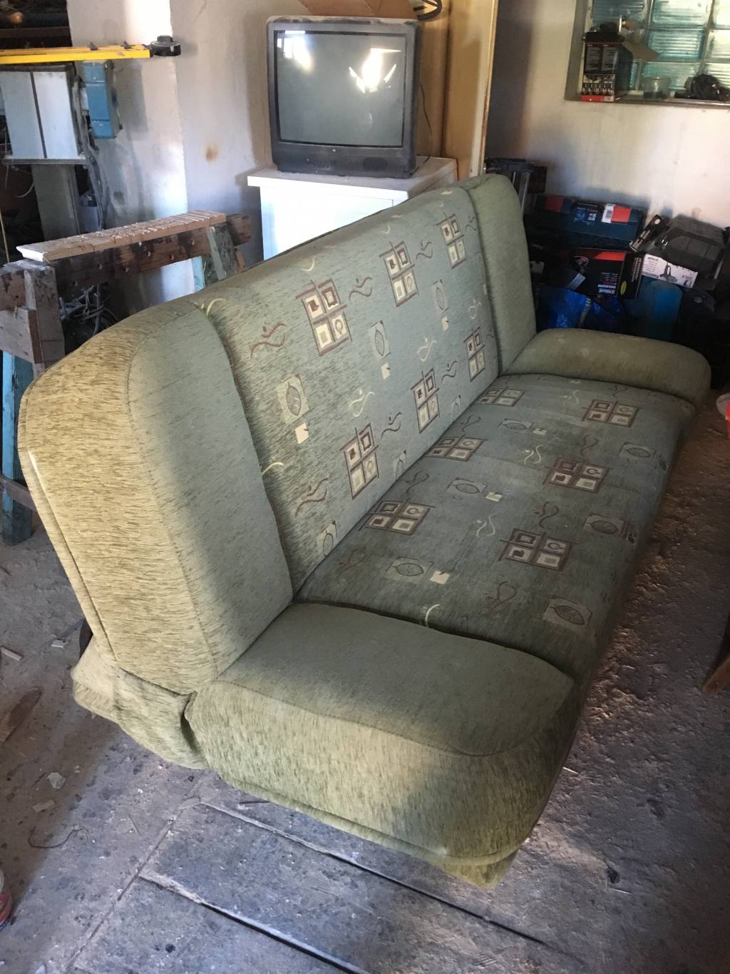 Daruji za odvoz rozkladaci gauc | VšezaOdvoz