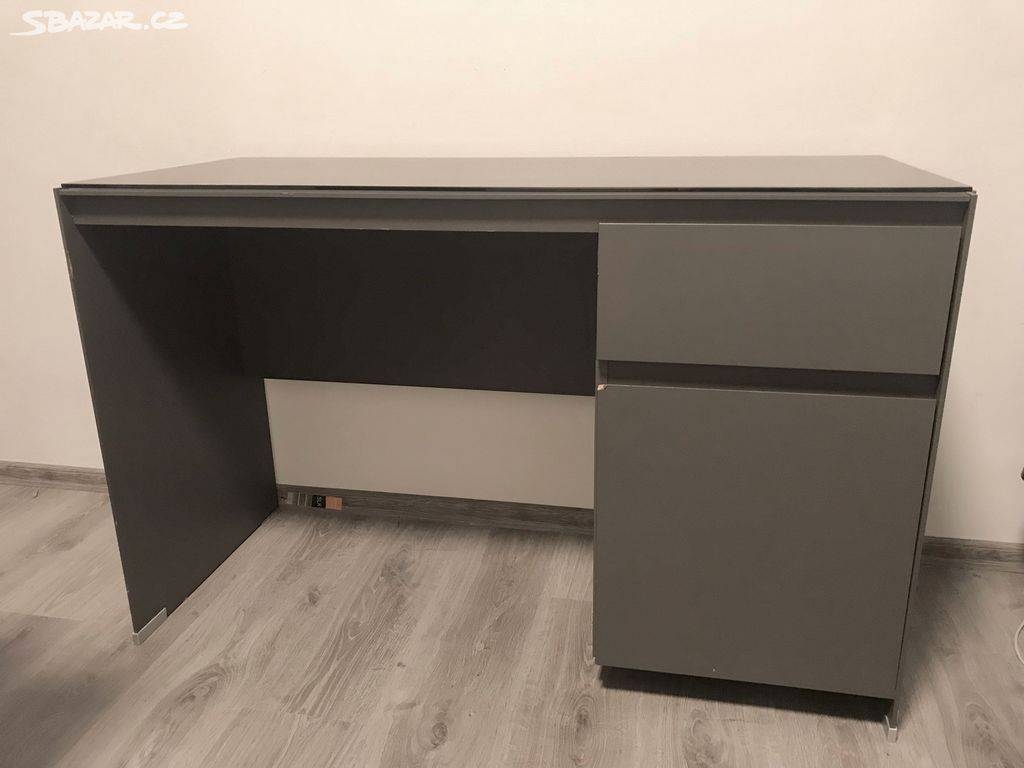 Daruji za odvoz pracovni pc stul | VšezaOdvoz
