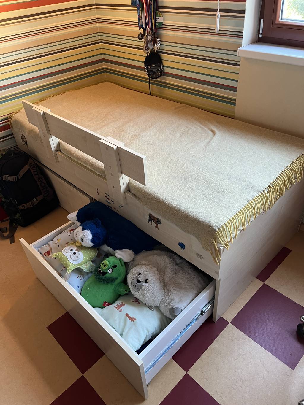 Daruji za odvoz postel pro dítě 2-12 let | VšezaOdvoz