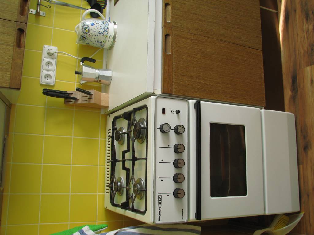 Daruji za odvoz sporák zn. mora combi 817 | VšezaOdvoz